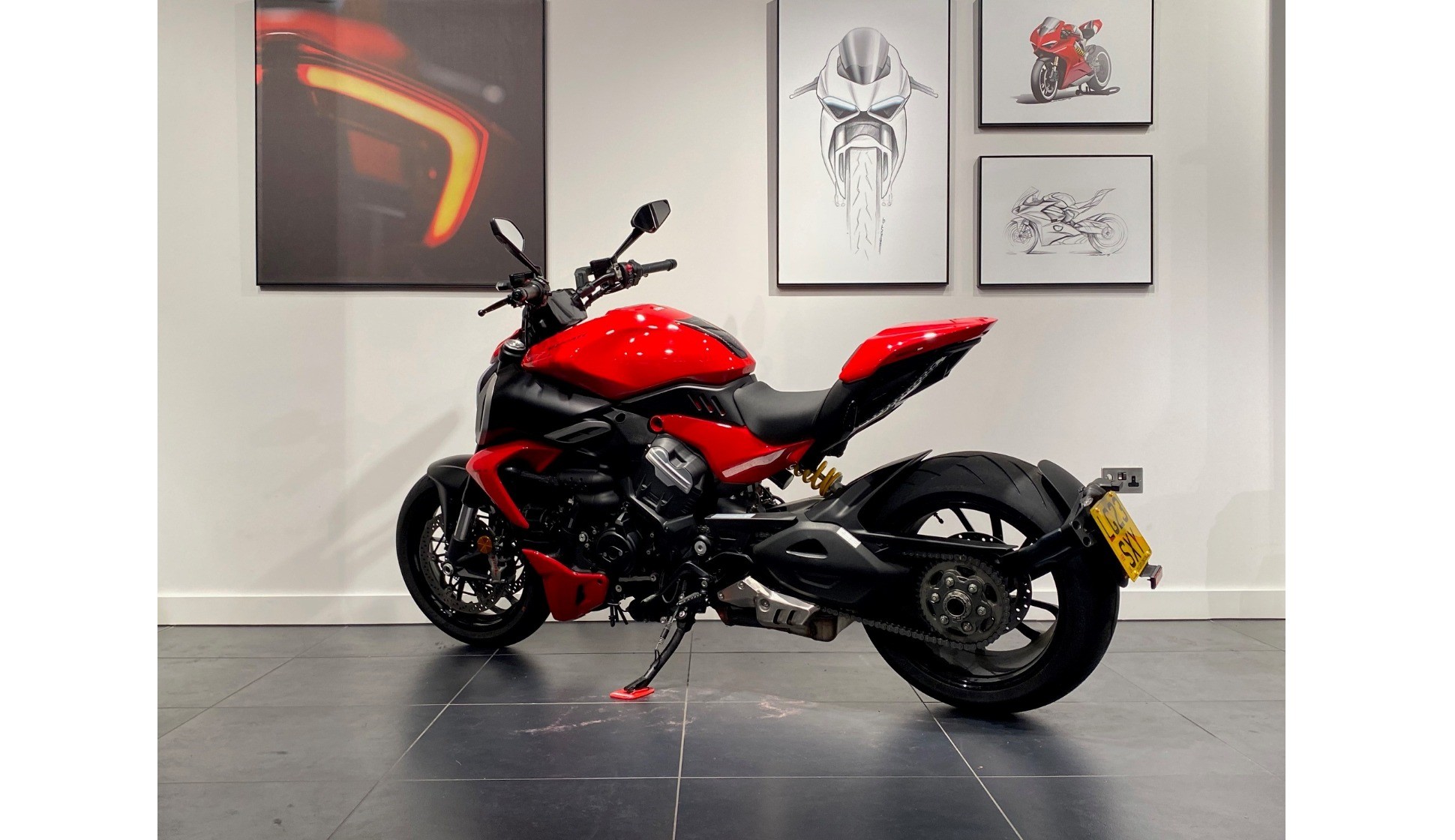 Ducati London - A Ducati Dealer